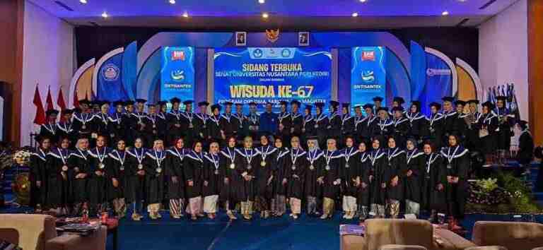 UNP Kediri Wisuda 1.406 Mahasiswanya, Rektor : Energi Baru Penggerak ...